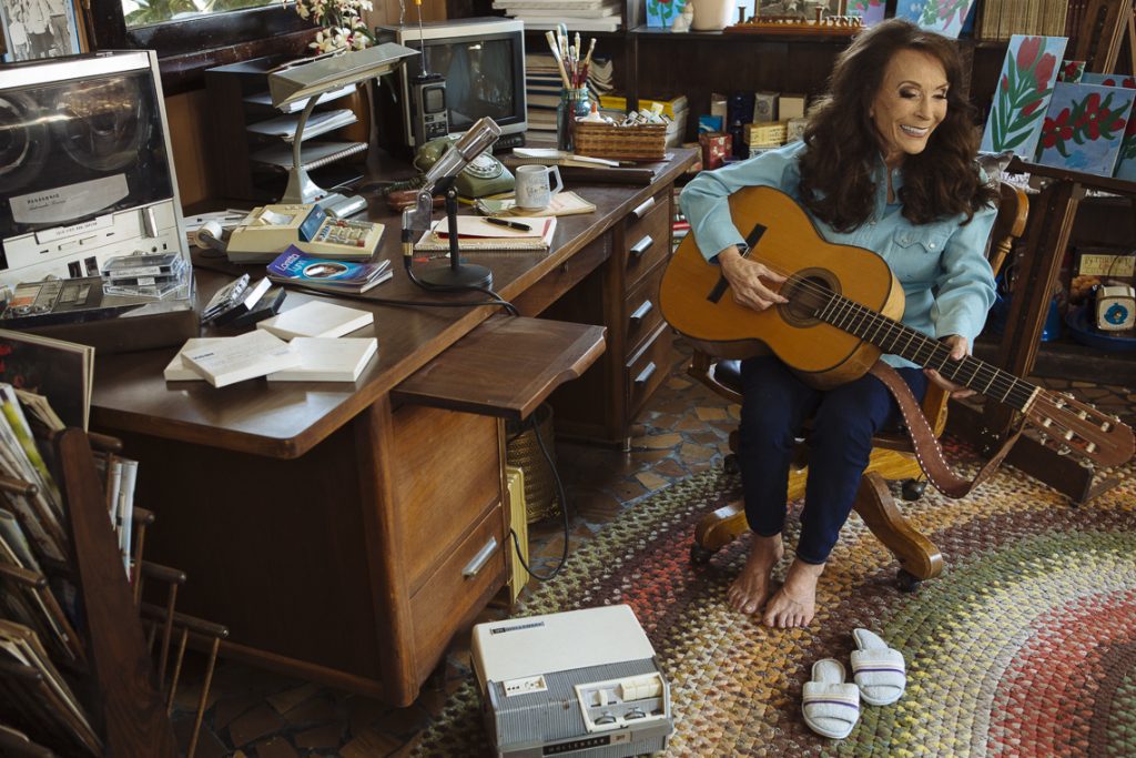 LORETTA LYNN'S FAMILY STATEMENT AND OBITUARY - Loretta Lynn